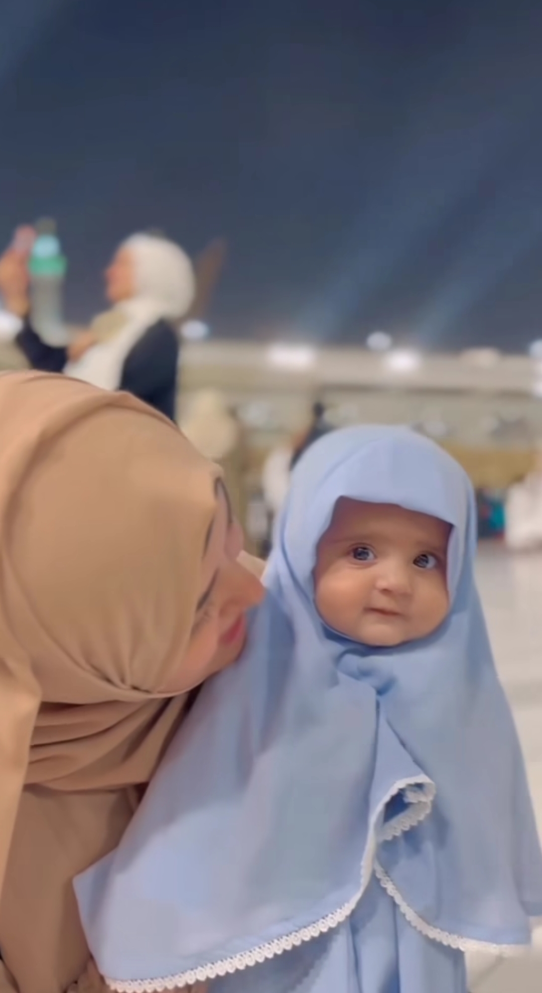 Kanwal Aftab And Zulqarnain Sikandar New Pictures With Daughter From ...