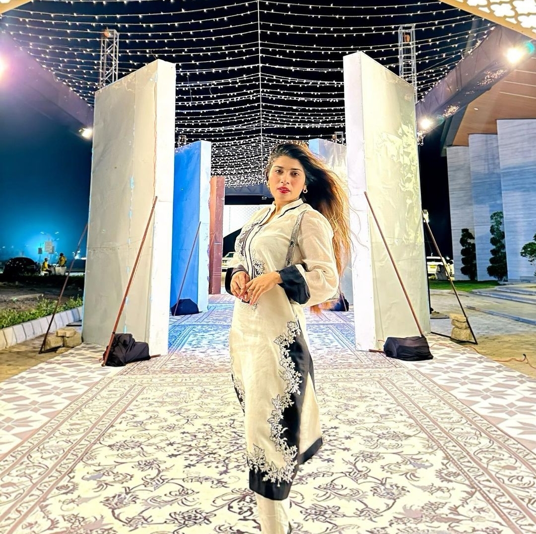 Mahi Baloch New Pictures from Her Active Ramadan Routine | Reviewit.pk