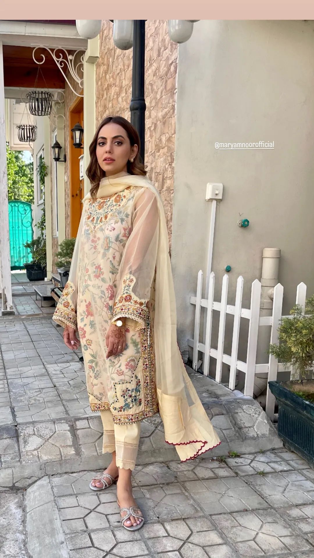 Maryam Noor's Beautiful Pictures With Husband Ismail Butt From Bhurban ...
