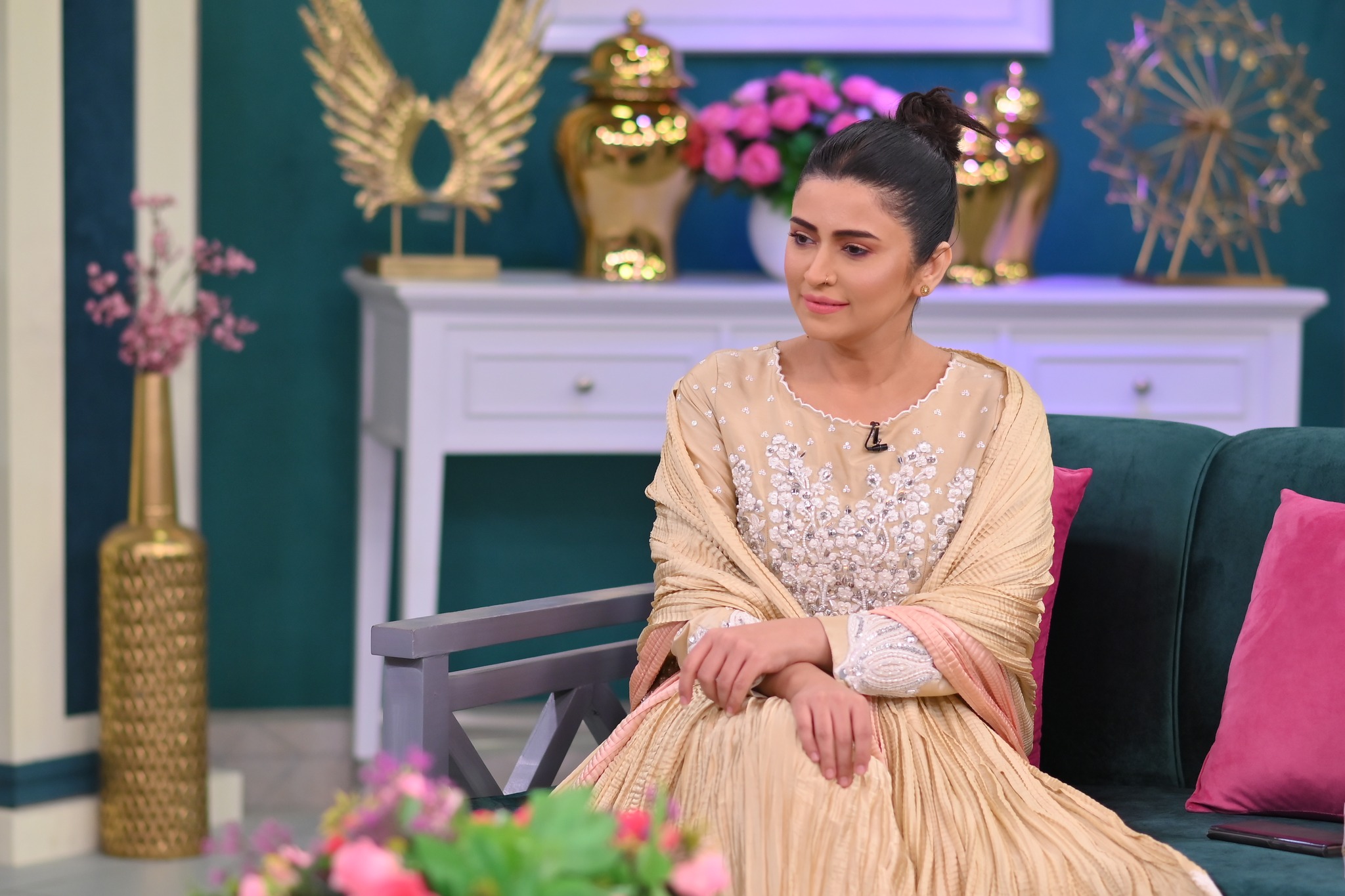 Maya Khan Started Crying In Live Show- Watch Video | Reviewit.pk