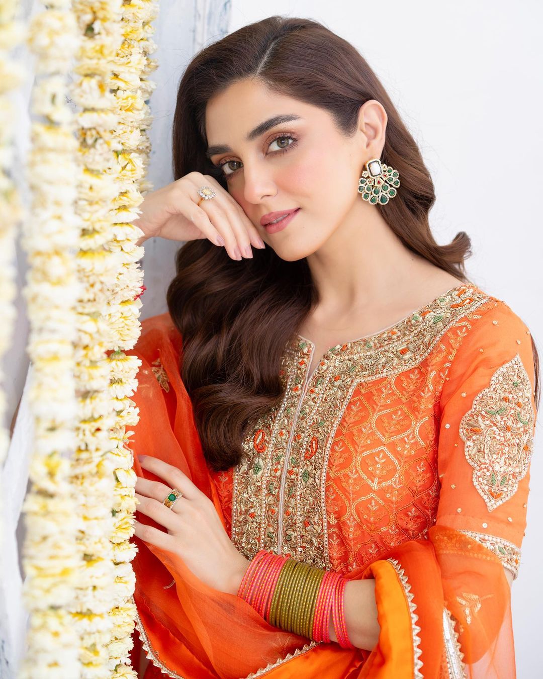 Maya Ali's Awful Dance Moves on Sri Devi Song Ignites Criticism ...