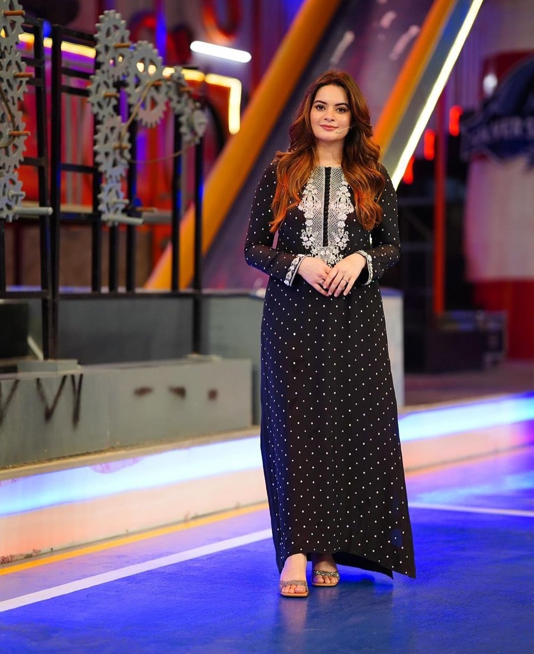 Minal Khan's Gorgeous Looks From KKJ Celebrity Club | Reviewit.pk