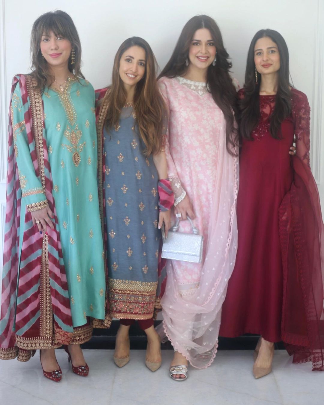 Natasha Lakhani Beautiful Family Pictures From Eid Lunch | Reviewit.pk