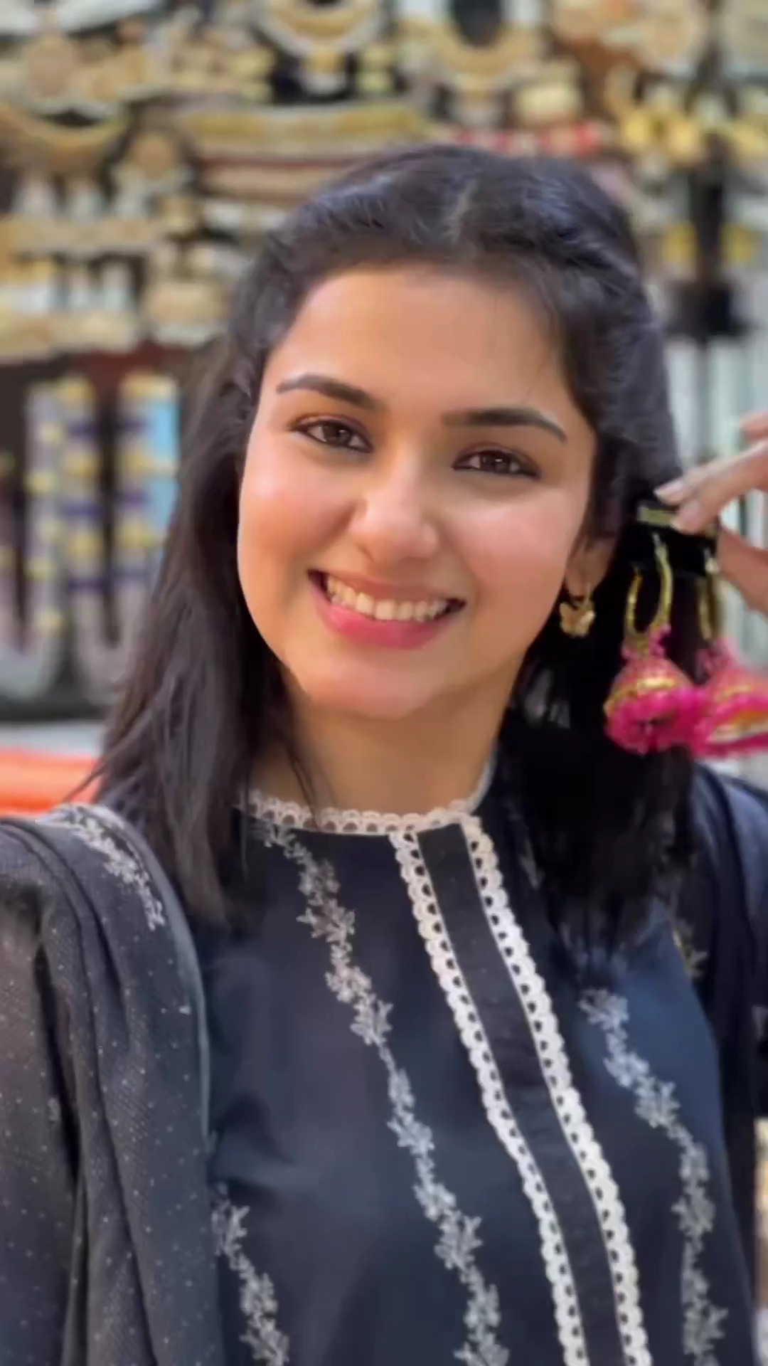 Syeda Tuba Anwar Prepares For Eid | Reviewit.pk