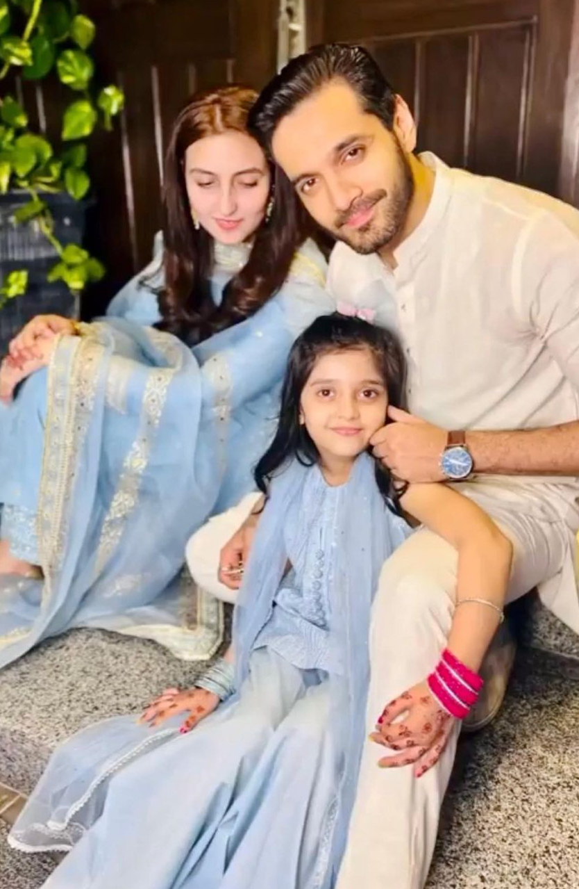 Wahaj Ali's Beautiful Pictures With Wife And Daughter | Reviewit.pk
