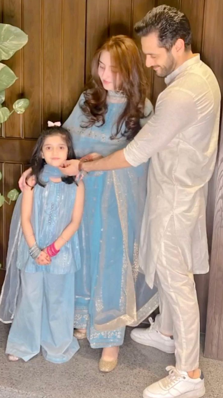 Wahaj Ali's Beautiful Pictures With Wife And Daughter | Reviewit.pk