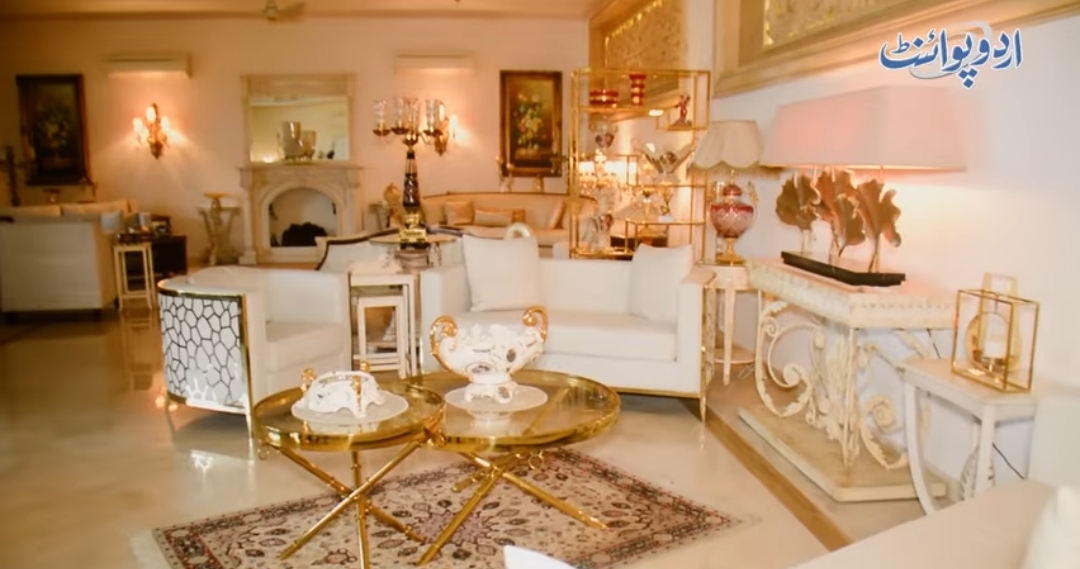 Parizaad Fame Taha Ghani's Expensive Big House Tour | Reviewit.pk