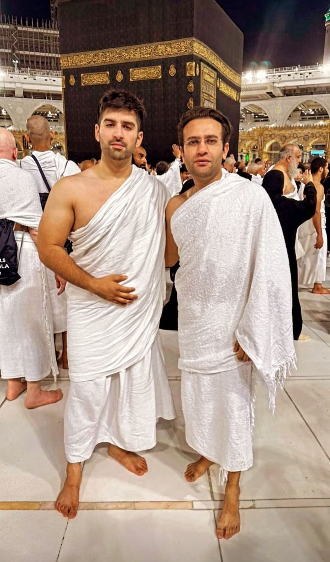 Aiman Khan and Muneeb Butt Umrah Journey New Pictures | Reviewit.pk
