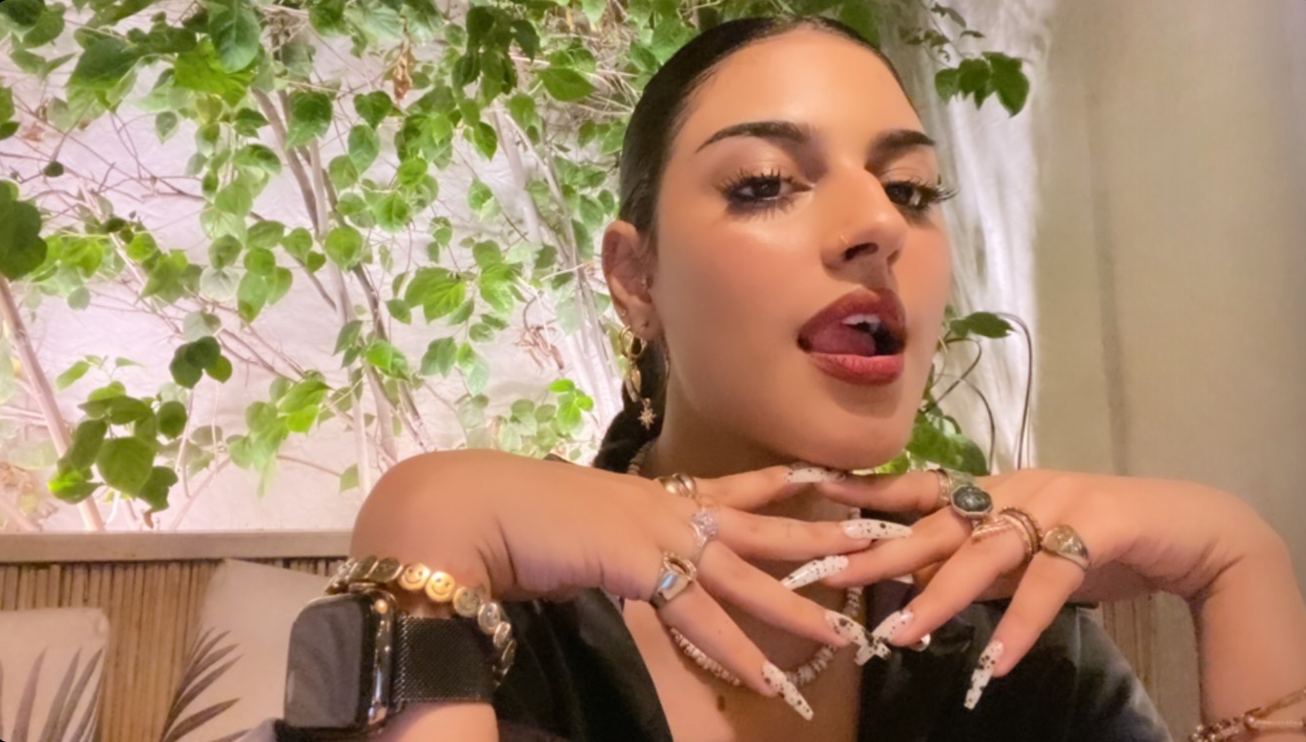 Juvaria Abbasi Daughter Anzela Abbasi Pictures With Fiance | Reviewit.pk