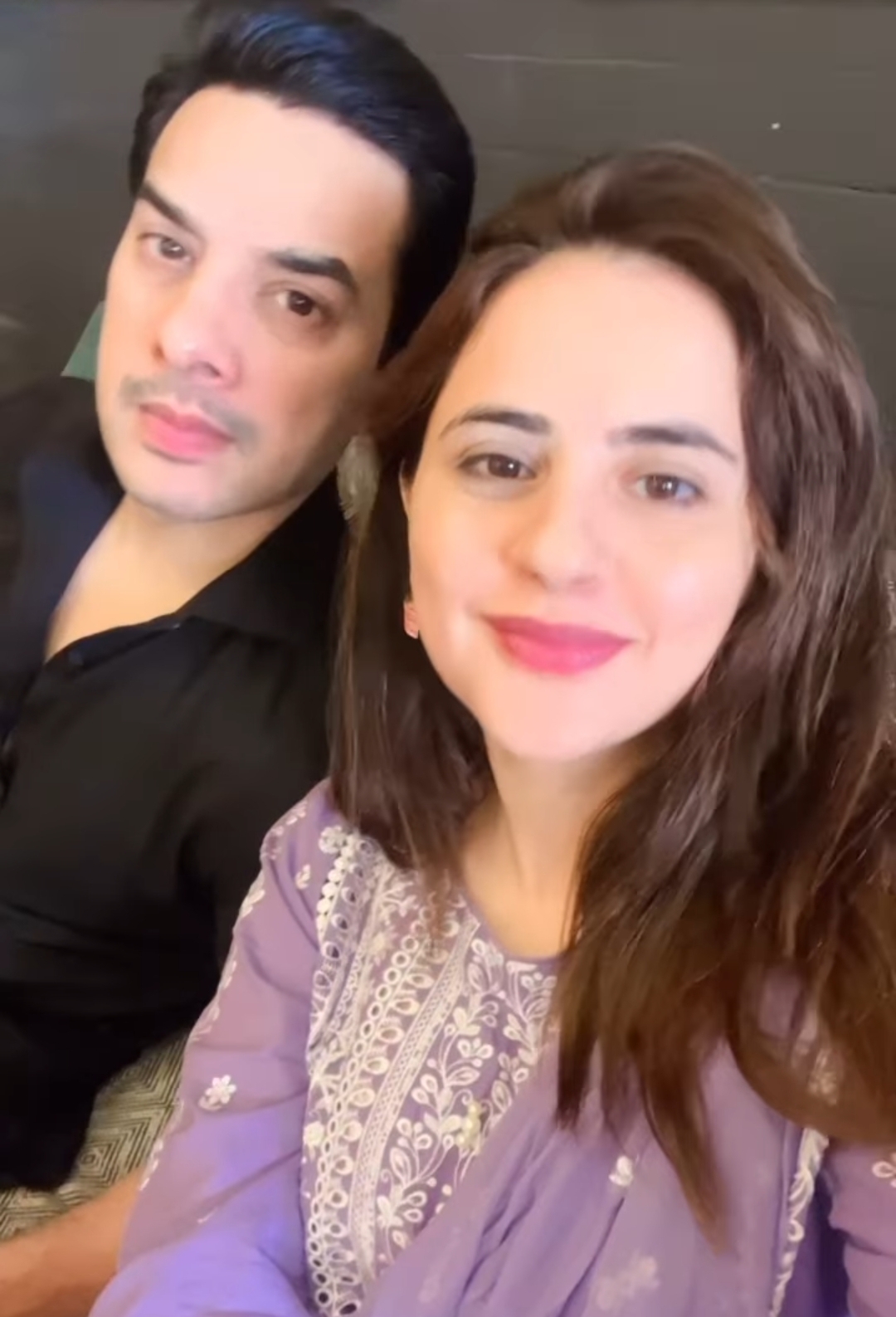 Gorgeous Fatima Effendi New Family & Solo Pictures | Reviewit.pk