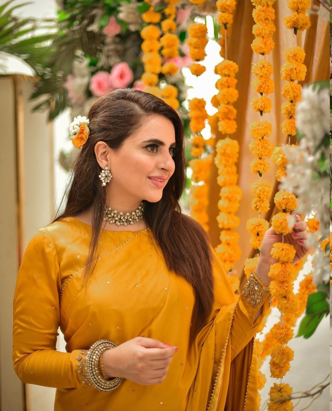 Gorgeous Fatima Effendi New Family & Solo Pictures | Reviewit.pk