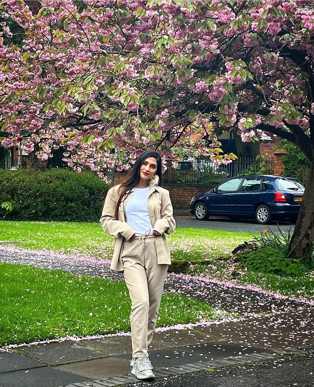 Hassan Ali Adorable New Pictures With Wife From United Kingdom ...