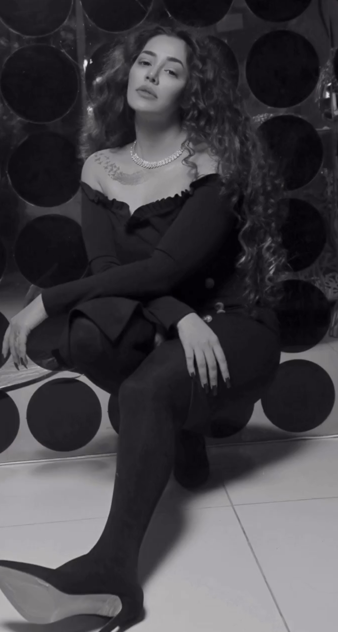 Mathira’s Sister Rose Shares Beautiful Pictures in Western Dresses ...