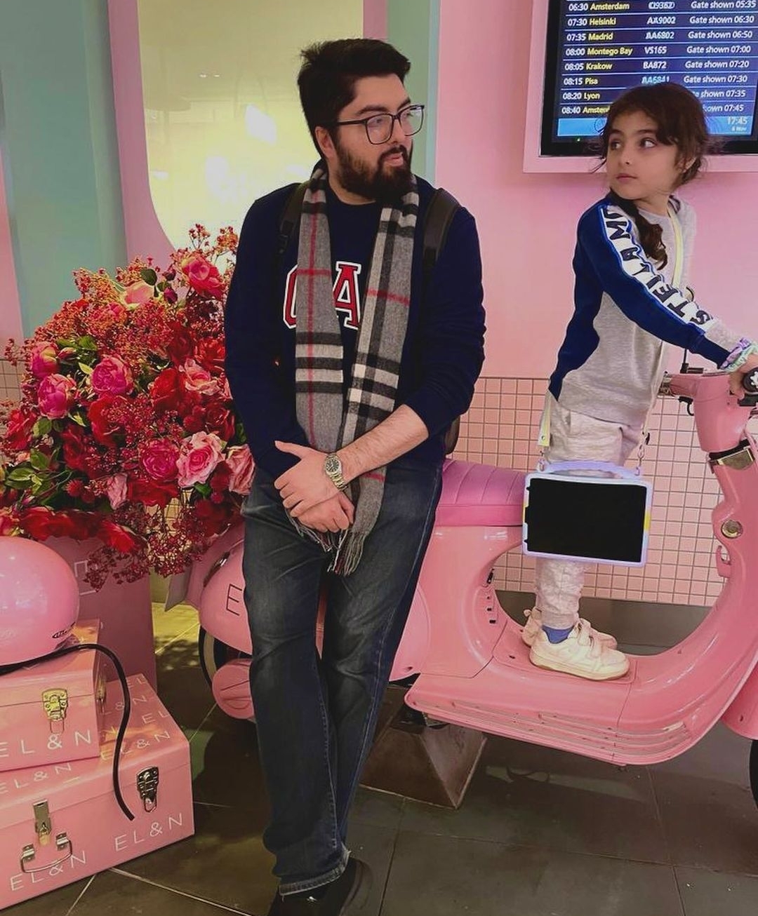 Junaid Jamshed Granddaughter Nafeesa's Adorable Pictures With Father ...