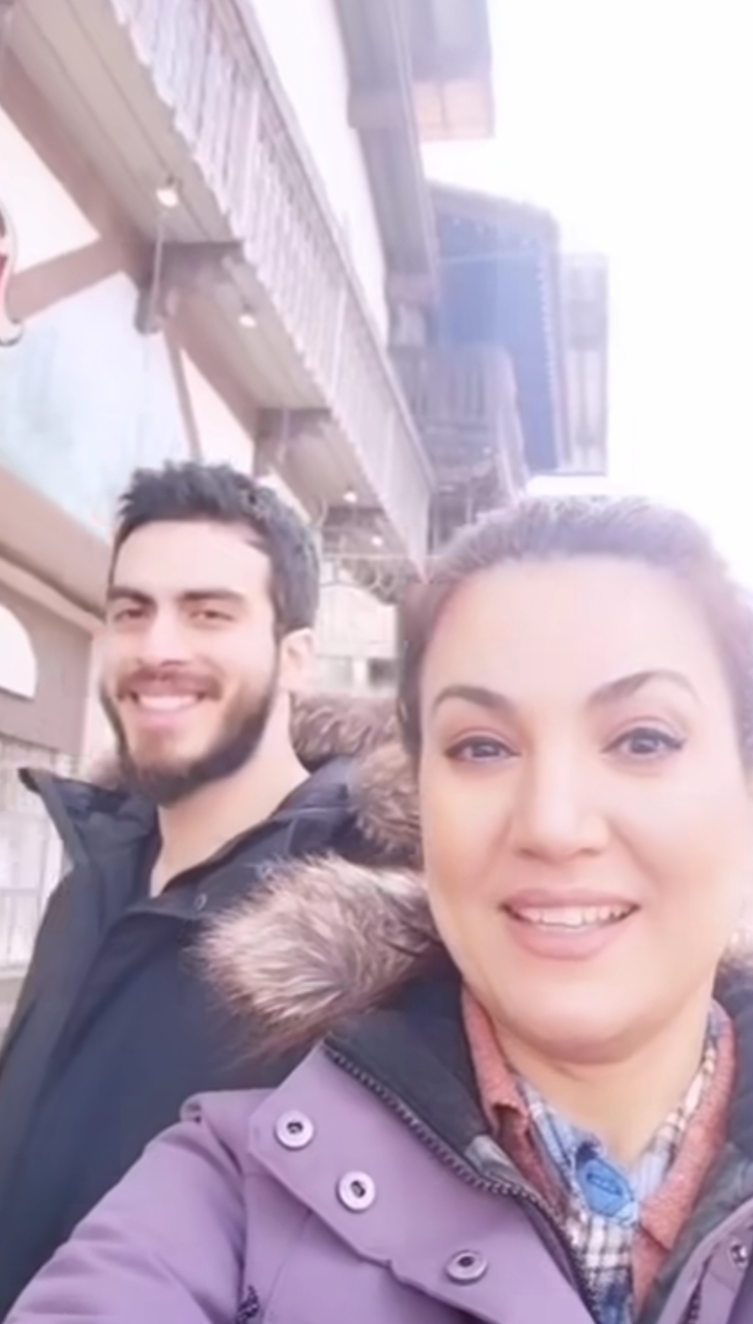 Reham Khan New Pictures With Her Husband | Reviewit.pk