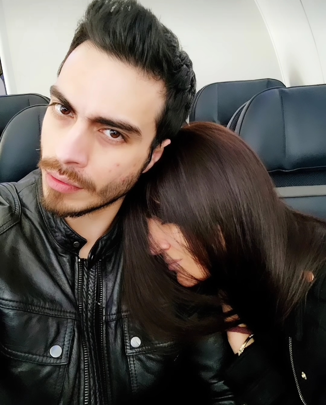 Reham Khan New Pictures With Her Husband | Reviewit.pk