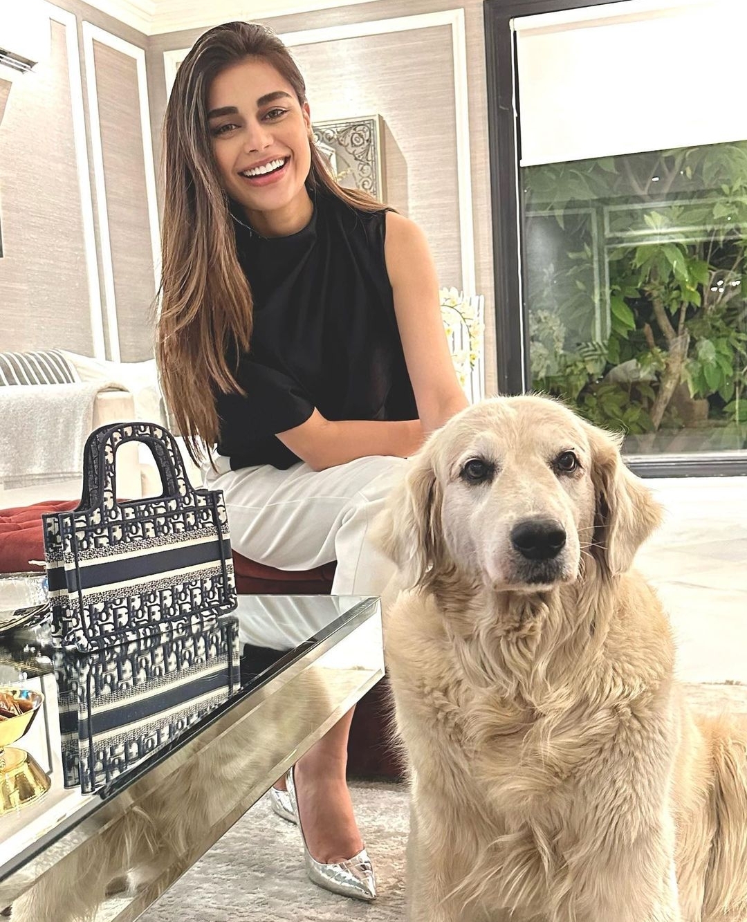 Sadaf Kanwal Shares New Pictures With Shahroz Sabzwari | Reviewit.pk