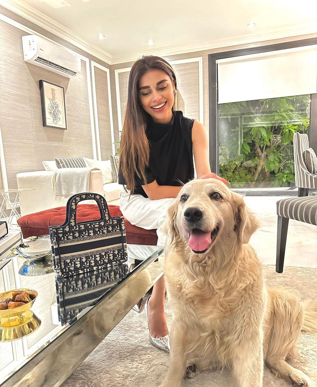 Sadaf Kanwal Shares New Pictures With Shahroz Sabzwari | Reviewit.pk