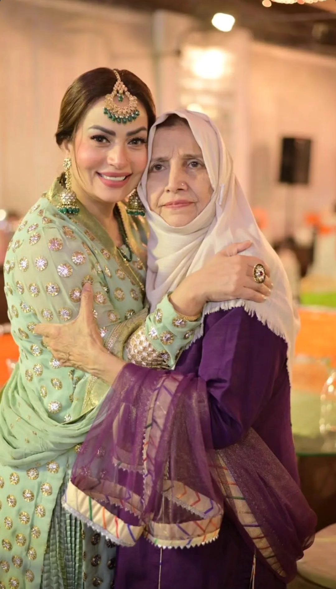 Sadia Imam New Pictures from Family Events | Reviewit.pk