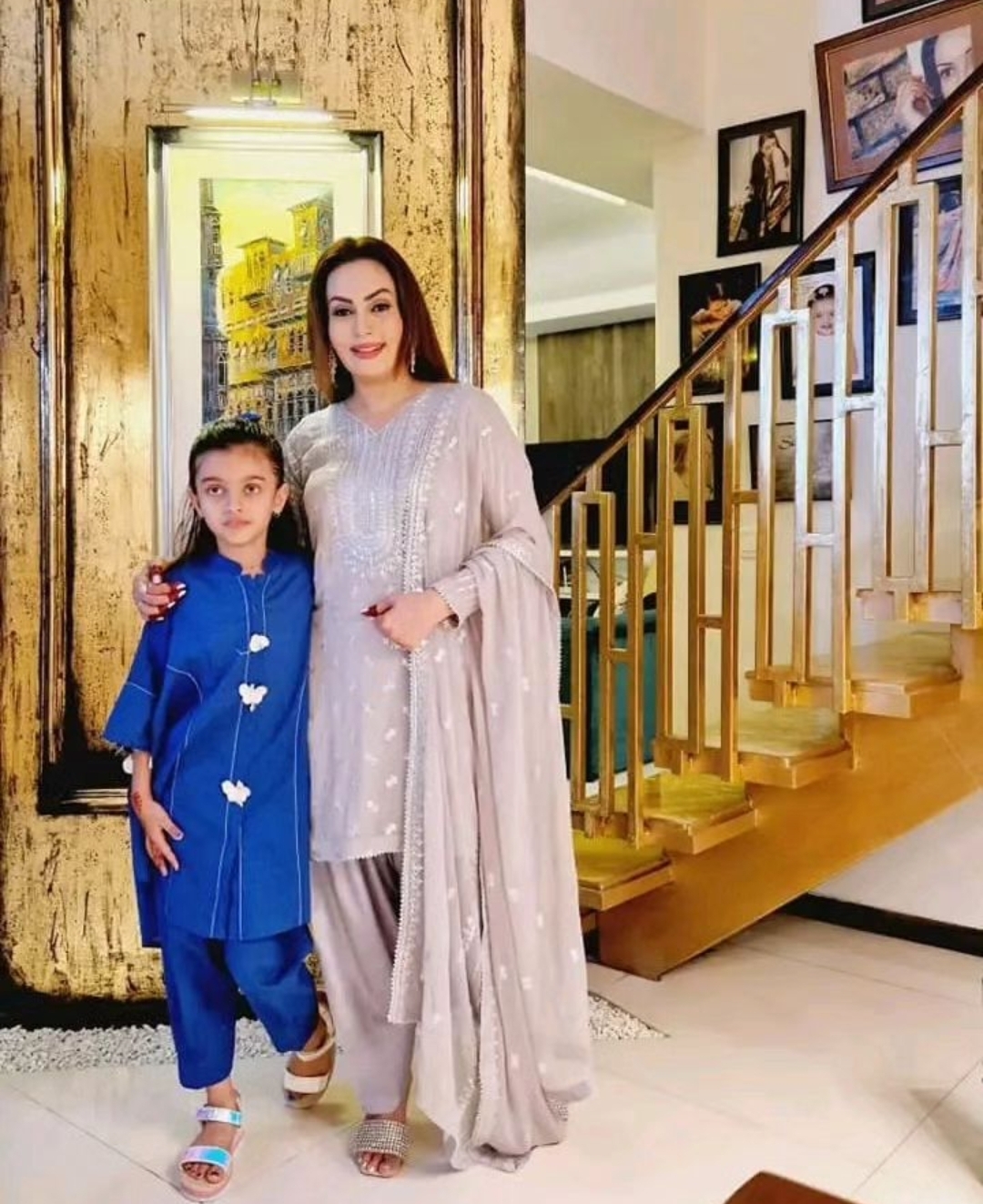 Sadia Imam New Pictures from Family Events | Reviewit.pk