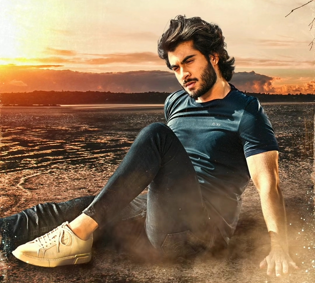 Can Haroon Kadwani Replace Feroze Khan - Public Debate | Reviewit.pk