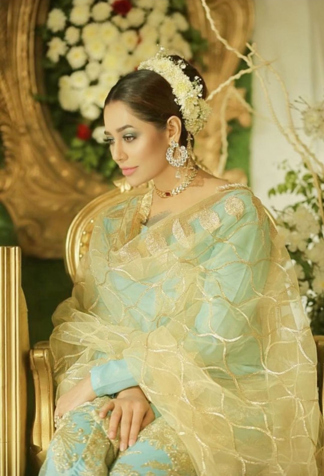 Mathira’s Sister Rose Shares Beautiful Pictures in Western Dresses ...