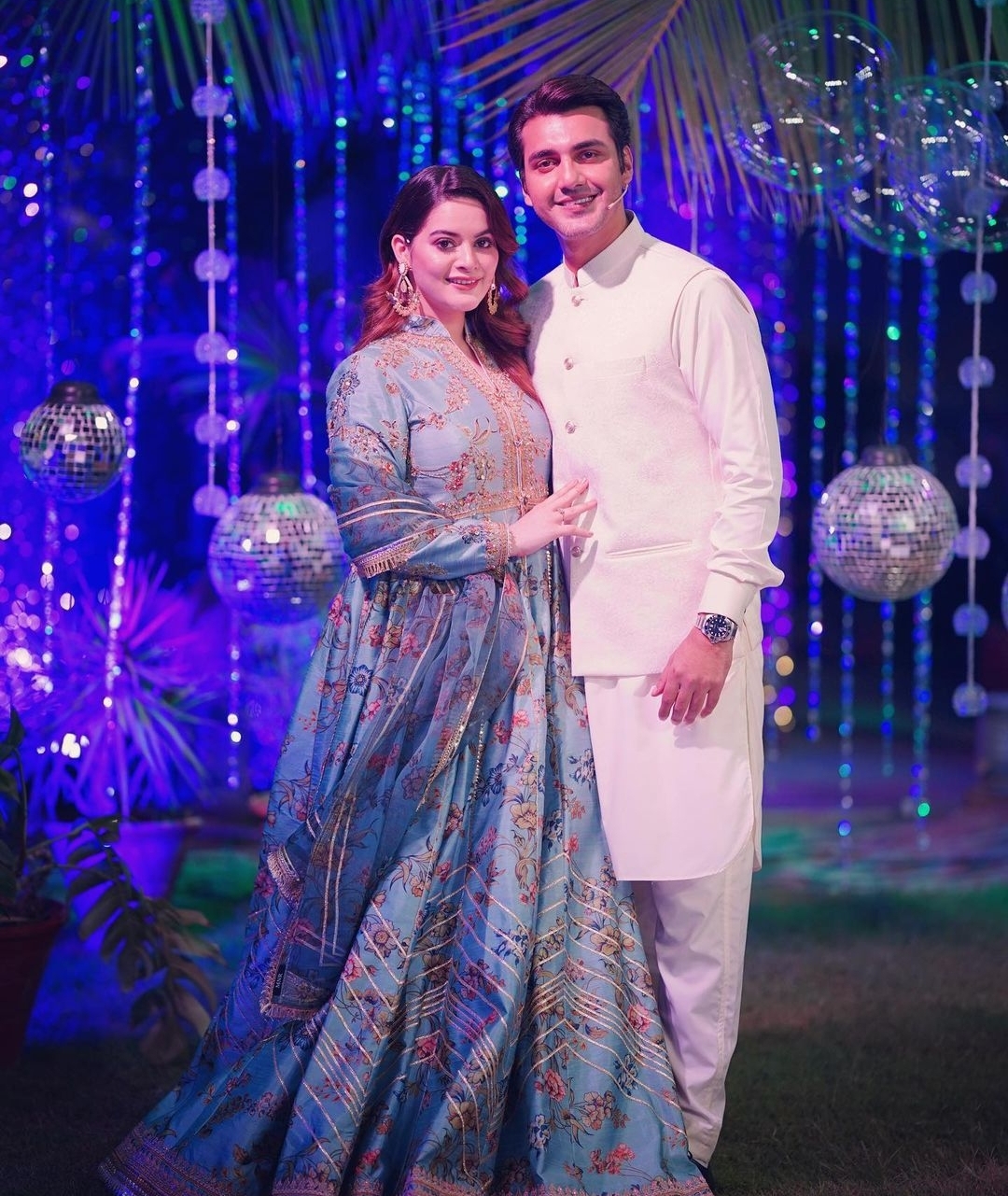 Minal Khan and Ahsan Mohsin Ikram Pictures From Madina | Reviewit.pk