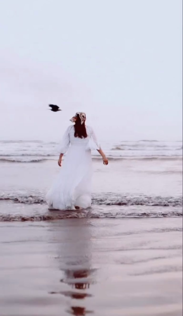 Syeda Aliza Sultan's First Modeling Venture Gets Public Appreciation ...