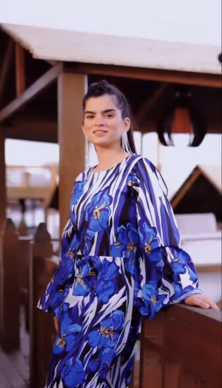 Syeda Aliza Sultan's First Modeling Venture Gets Public Appreciation ...