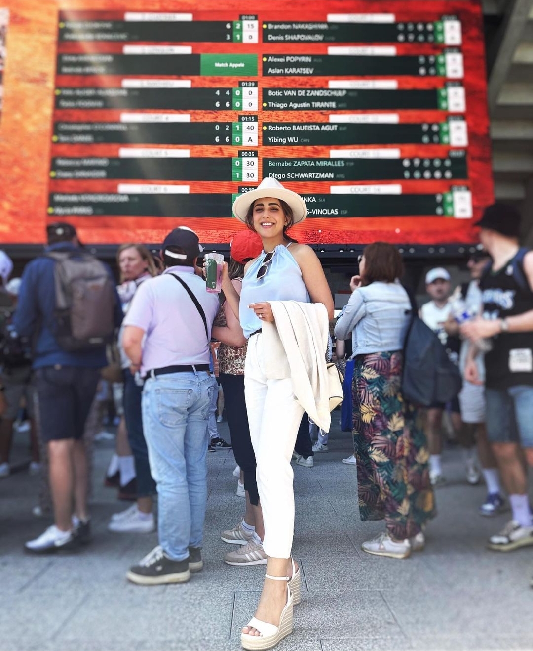 Ushna Shah New Pictures With Husband Hamza Amin from Paris, France ...