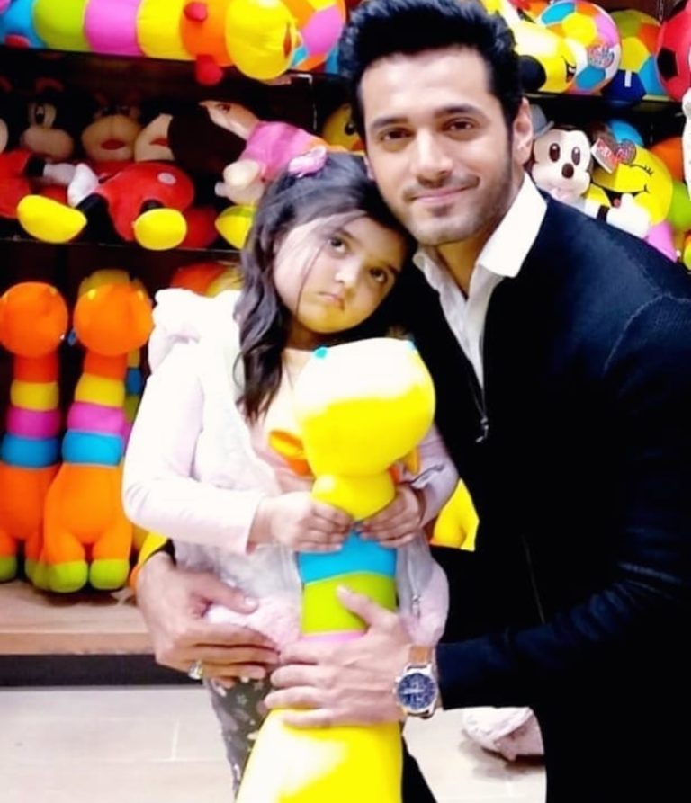 Wahaj Ali - 10 Interesting Facts About His Personal Life | Reviewit.pk