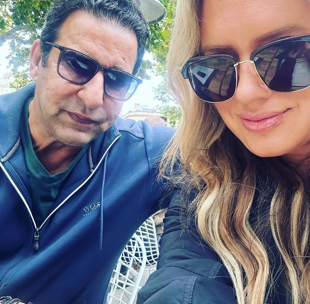 Wasim Akram New Adorable Family Pictures from Sydney, Australia ...