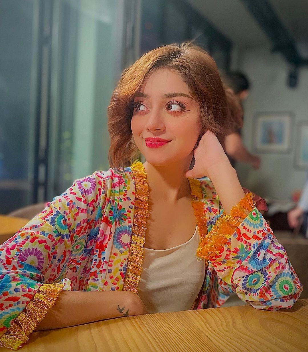 Alizeh Shah Looks Gorgeous In Eastern Wear | Reviewit.pk