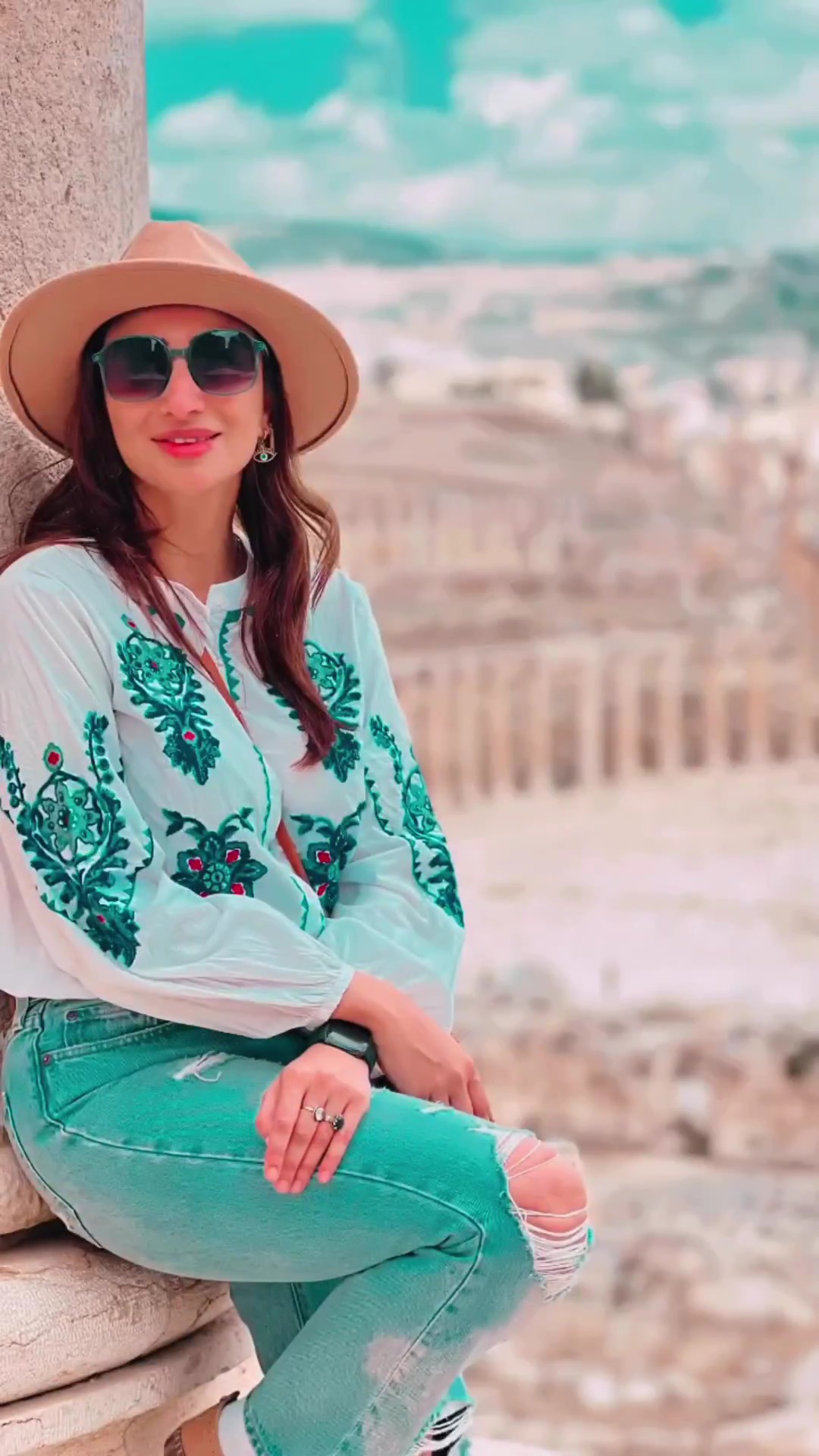 Anoushey Ashraf's Amazing Pictures From Jordan Trip | Reviewit.pk
