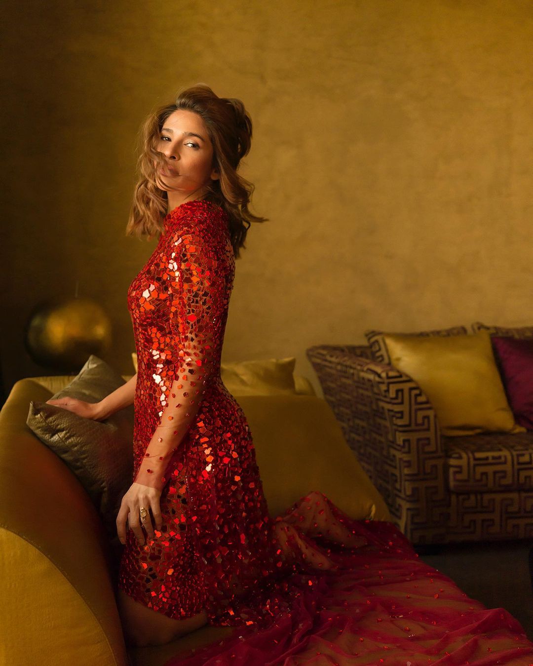 Ayesha Omar Is A Vision To Behold In Her Shoot For OK Pakistan ...