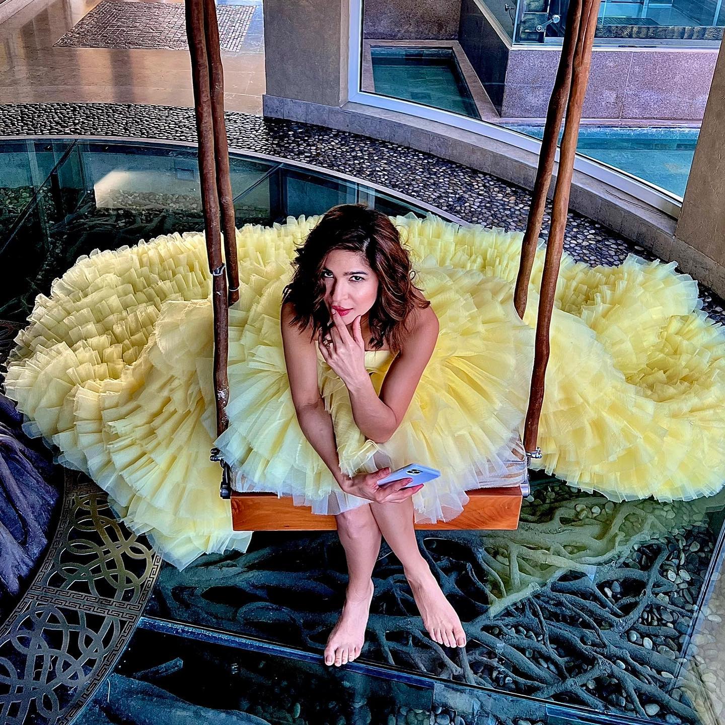 Ayesha Omar Is A Vision To Behold In Her Shoot For OK Pakistan ...