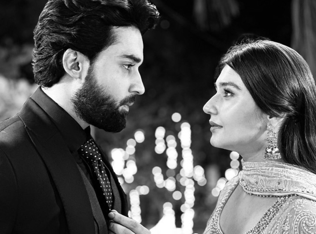 Fans Shower Love On New On Screen Couple Of Durefishan & Bilal Abbas ...