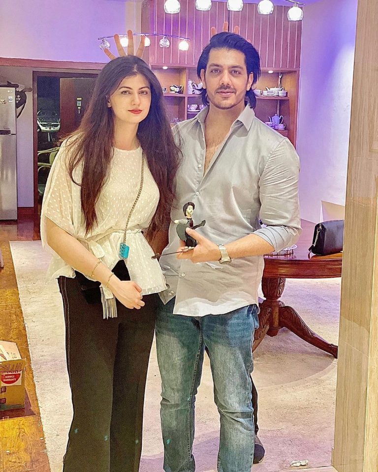 Anam Goher And Goher Mumtaz Gorgeous Clicks From Dubai | Reviewit.pk