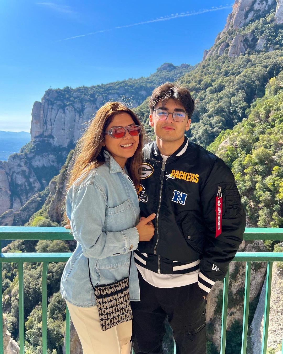 Hadiqa Kiani Vacations In Spain With Son Nad e Ali | Reviewit.pk