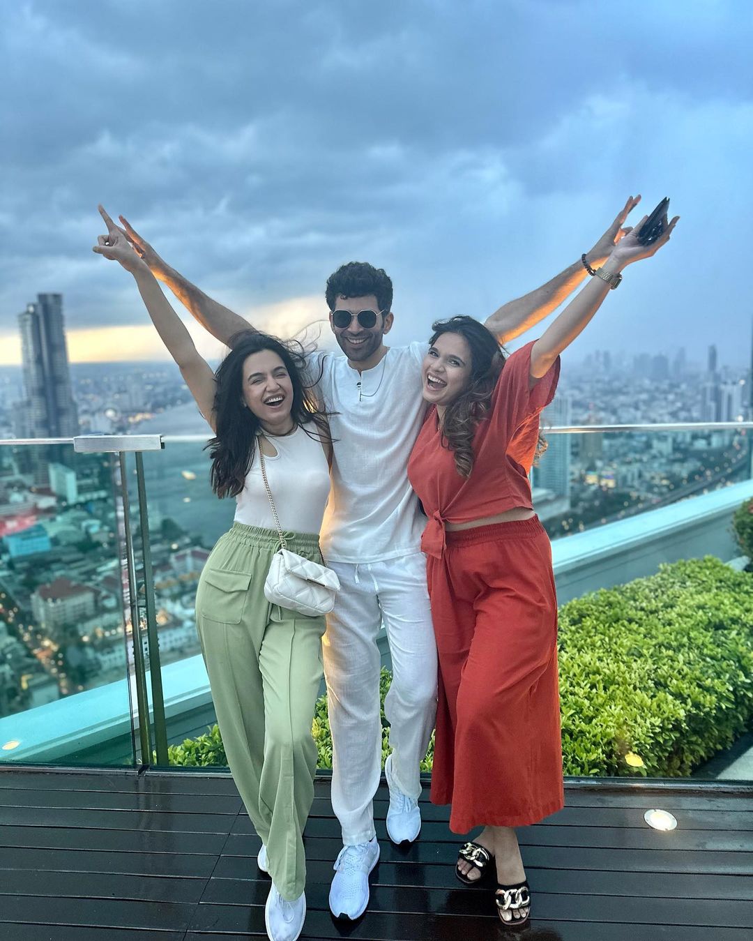 Hira Khan And Arslan Khan Vacation In Bangkok | Reviewit.pk