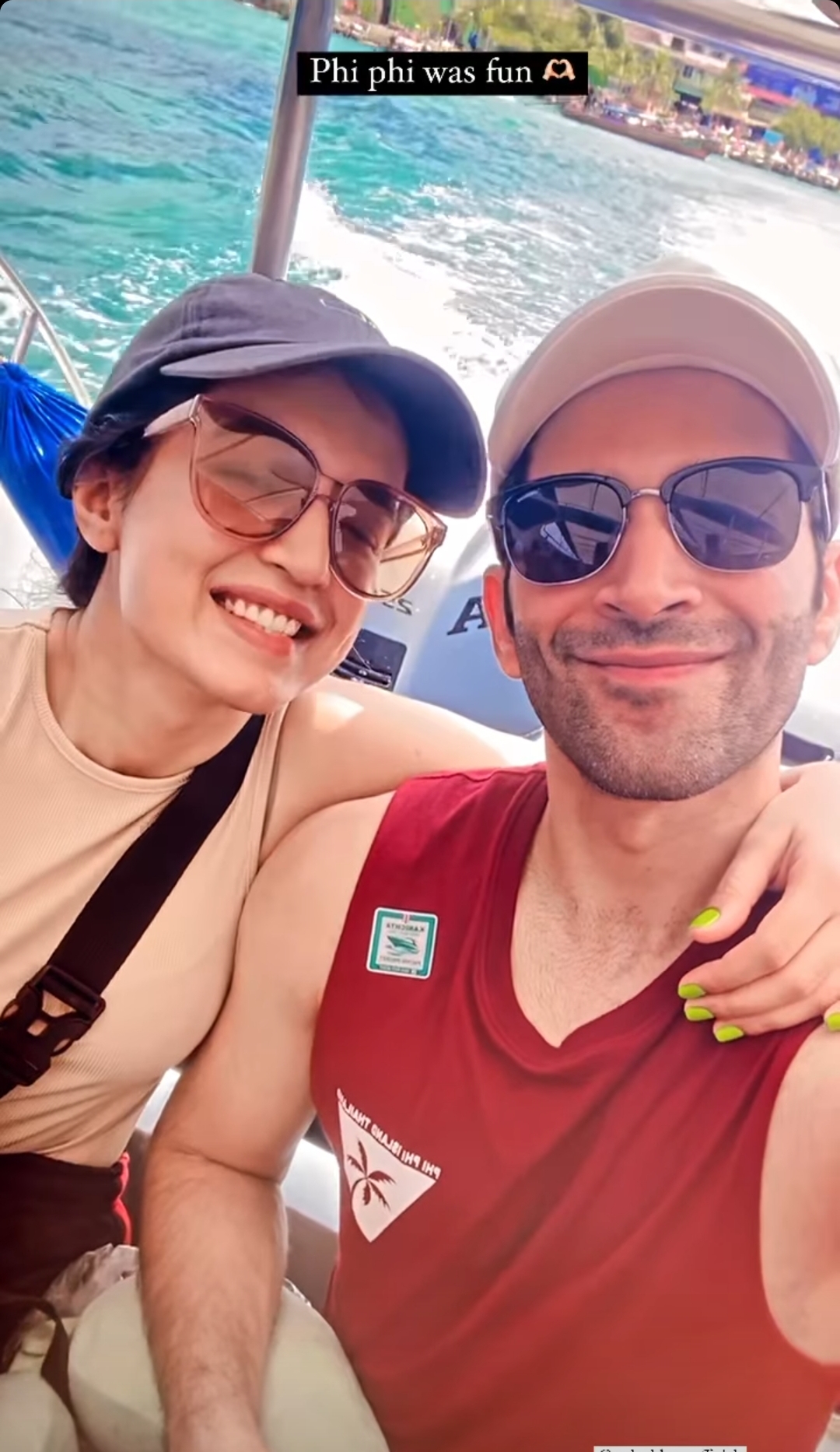 Hira Khan and Arsalan Khan New Beautiful Pictures from Thailand | Reviewit.pk