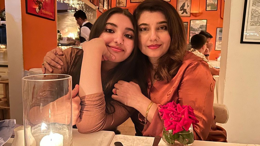 Javeria And Saud Had A Beautiful Mother's Day Dinner With Kids ...