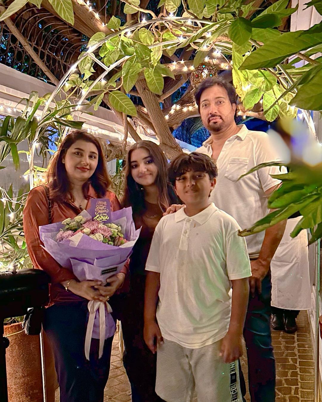 Javeria And Saud Had A Beautiful Mother's Day Dinner With Kids ...