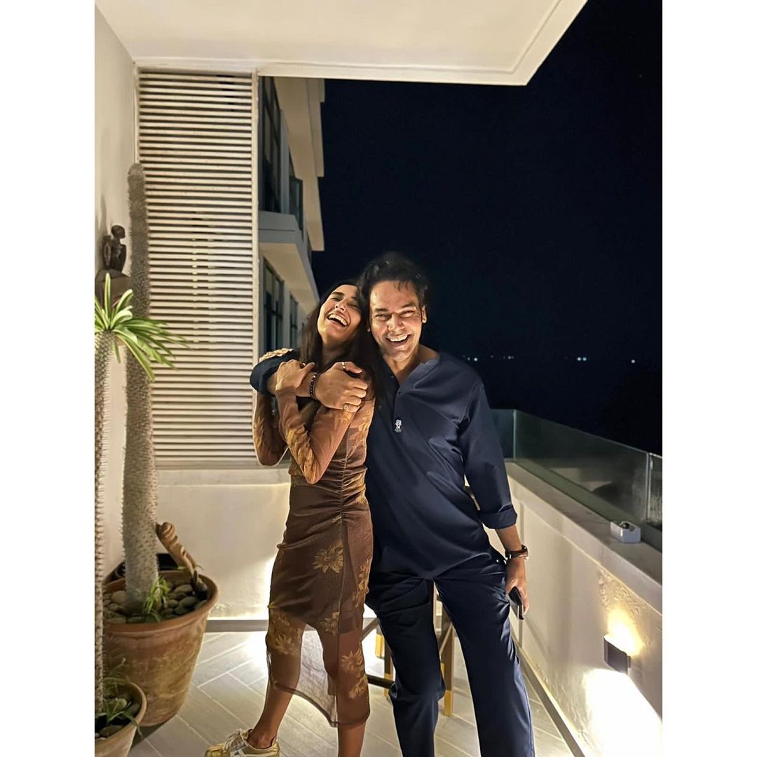 Pakistani Stars Get Together For Maida Azmat's Birthday | Reviewit.pk