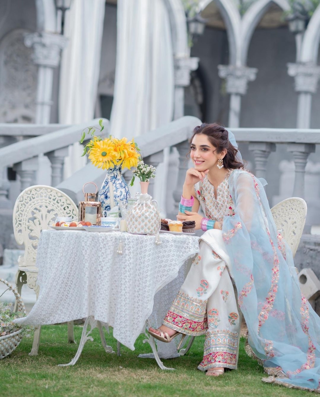 Maya Ali & Bilal Ashraf Beautiful Video & Photoshoot for Maya Pret ...