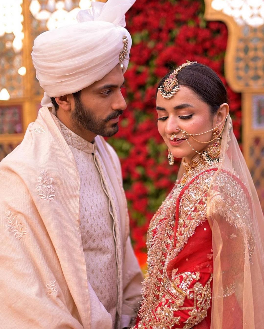 Tere Bin Fans Predict About Meerab & Murtasim's Future | Reviewit.pk