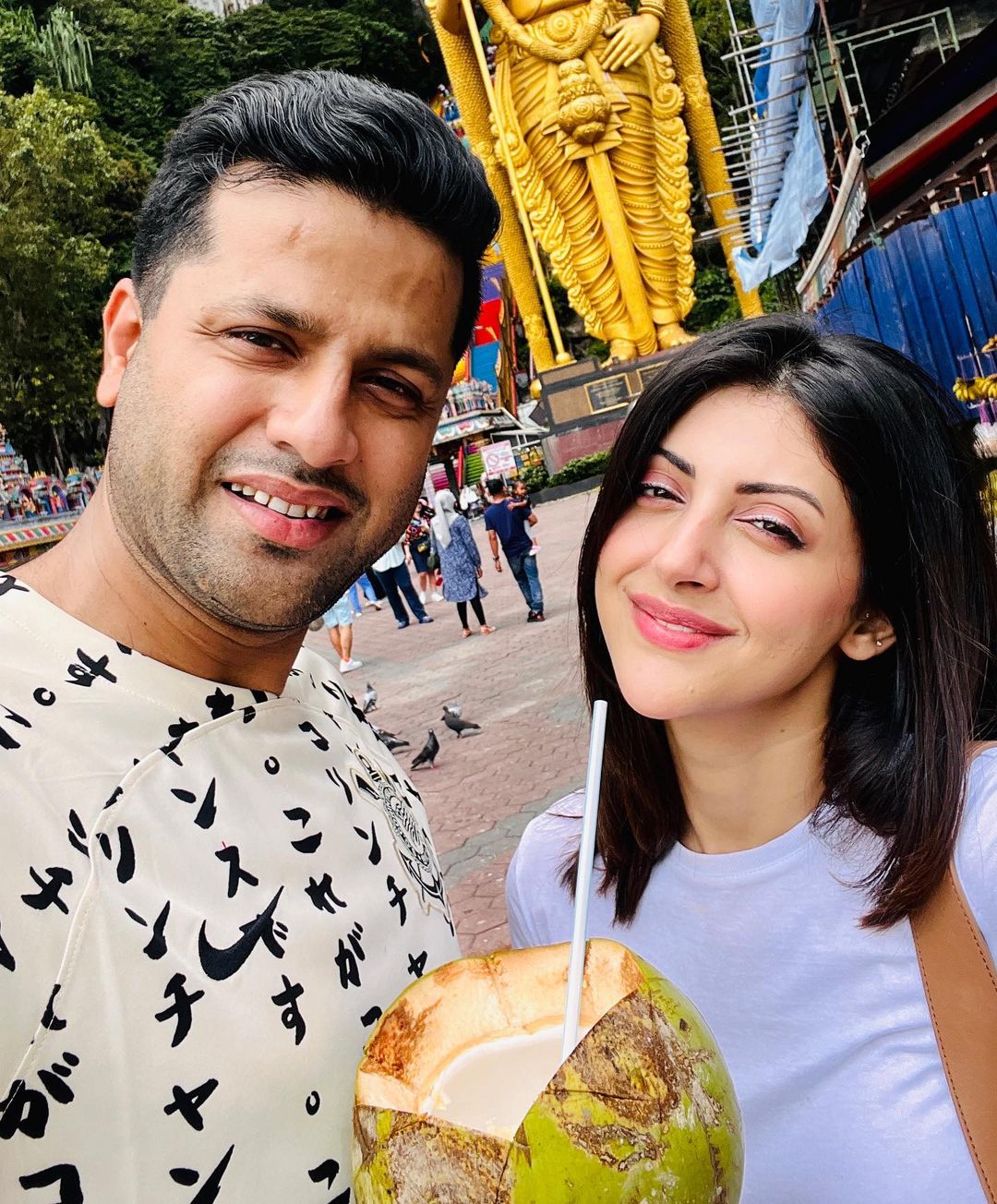 Moomal Khalid Visits Batu Caves And 3D Museum On Trip To Malaysia ...