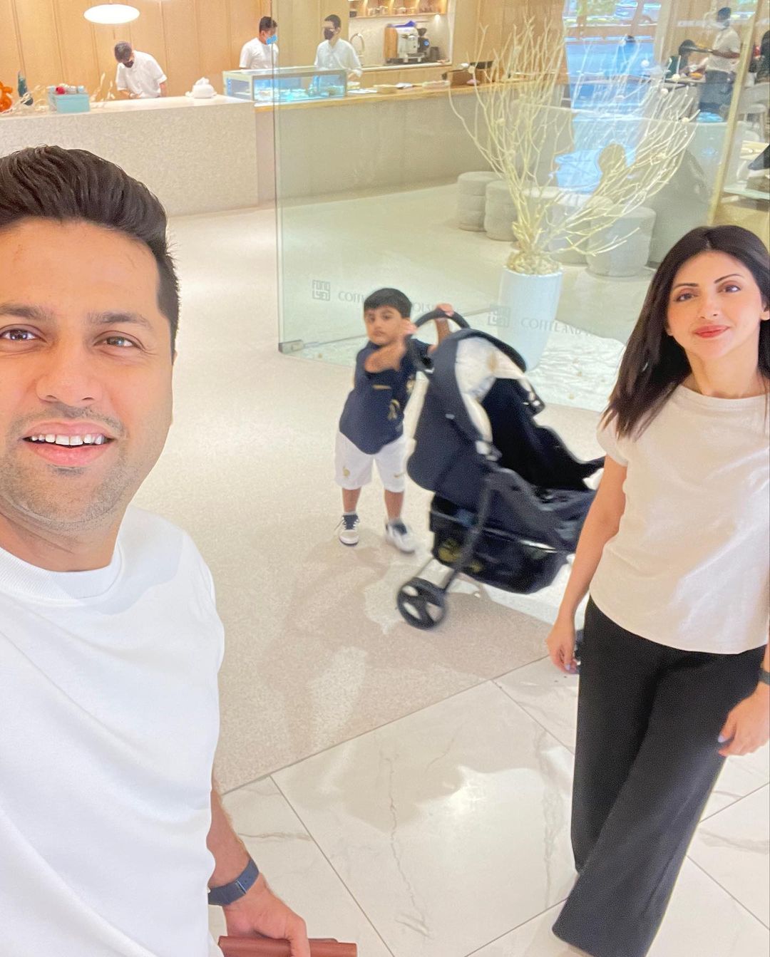 Moomal Khalid's Latest Beautiful Family Pictures From Malaysia ...
