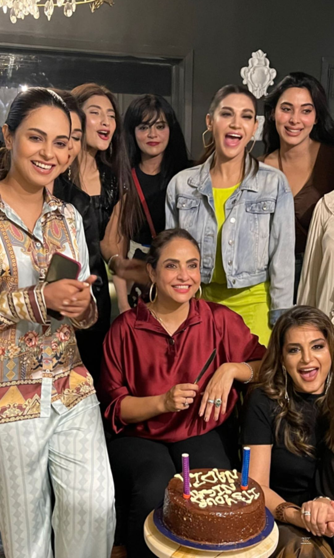 Nadia Khan Celebrates Birthday With Her Friends | Reviewit.pk