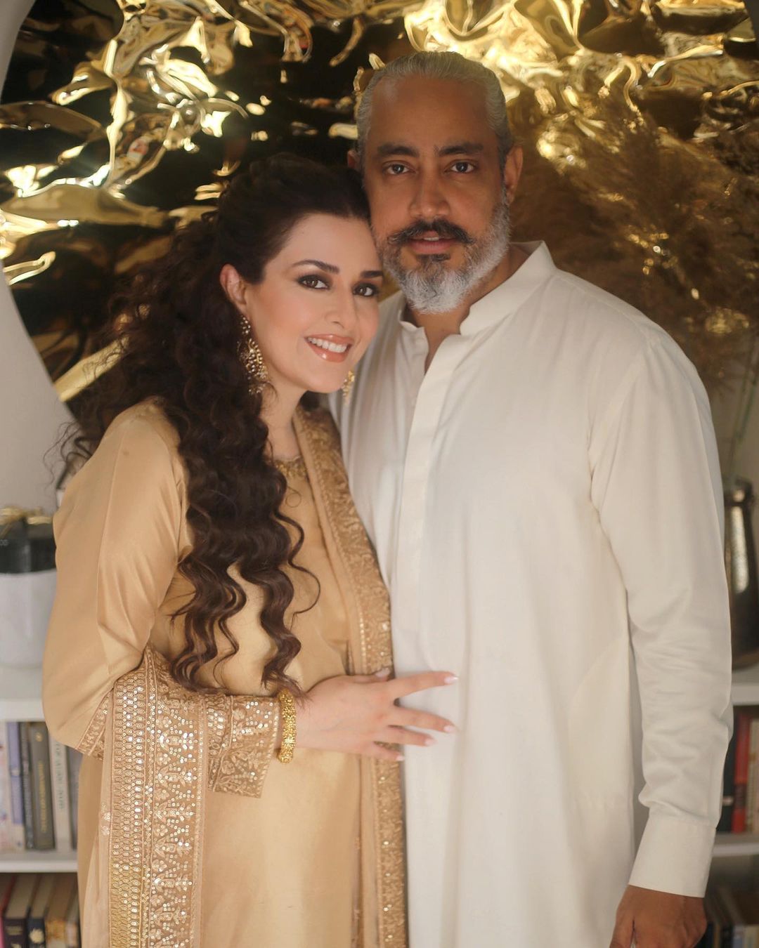 Natasha Lakhani's Beautiful Pregnancy Announcement | Reviewit.pk